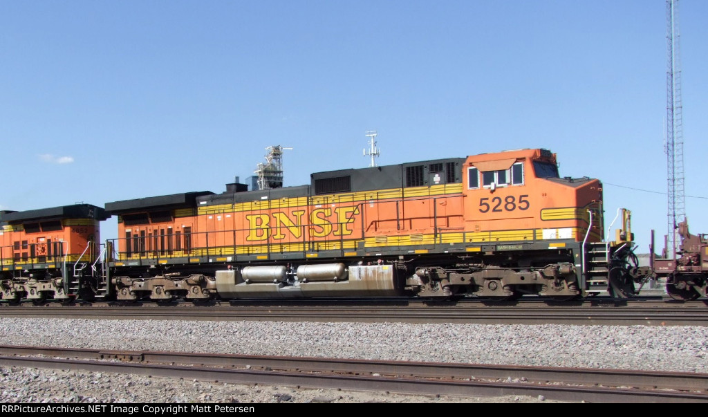 BNSF 5285